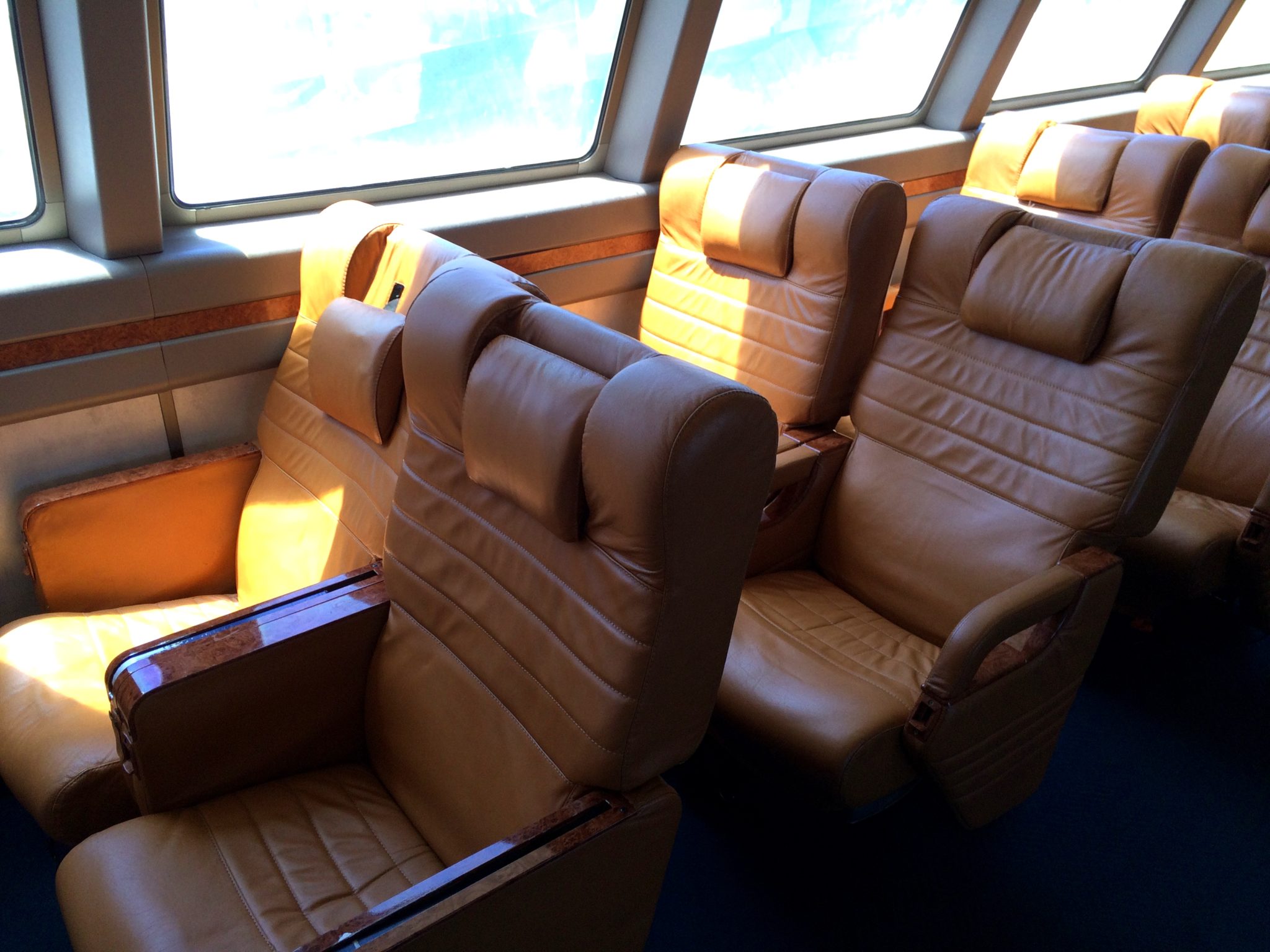 Reporte de Ferry: Buquebus (Seacat) Business Class, Buenos Aires ...
