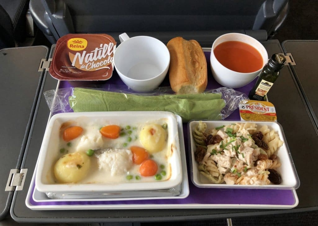 Cómo son las Cabinas de Clase Turista y Preferente del Tren de Alta ...