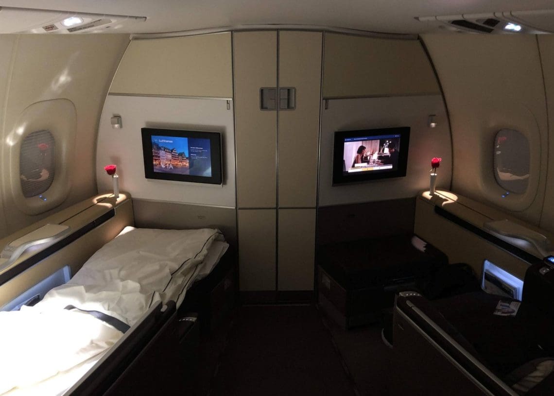 Hermosas escenas grabadas desde la cabina de un Boeing 747 de Cathay ...