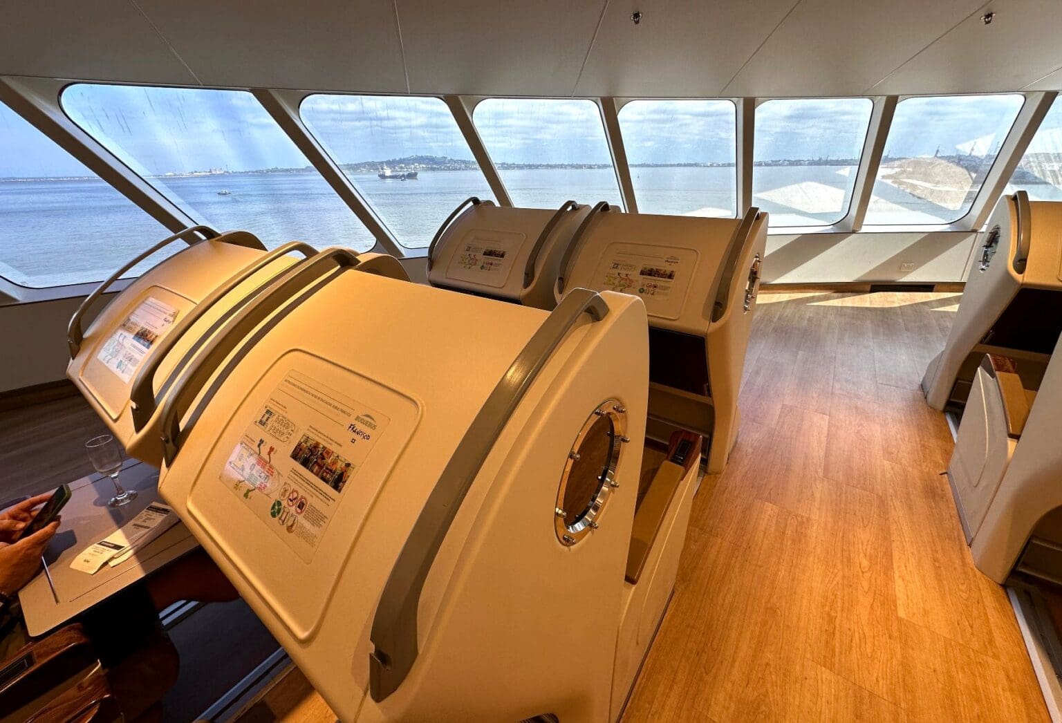 Buquebus: Viajando en la Primera Clase del Ferry más Rápido del Mundo