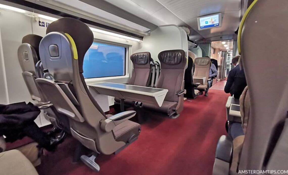 Tren EUROSTAR de Londres a París sumergidos en el Canal de la Mancha